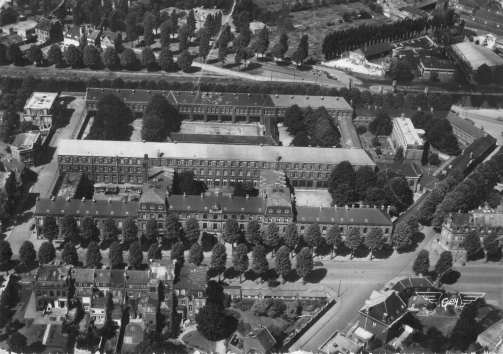 Le lycée Gambetta, vue d'ensemble / Le lycée Gambetta, boulevard Gambetta (1883-1885 ...